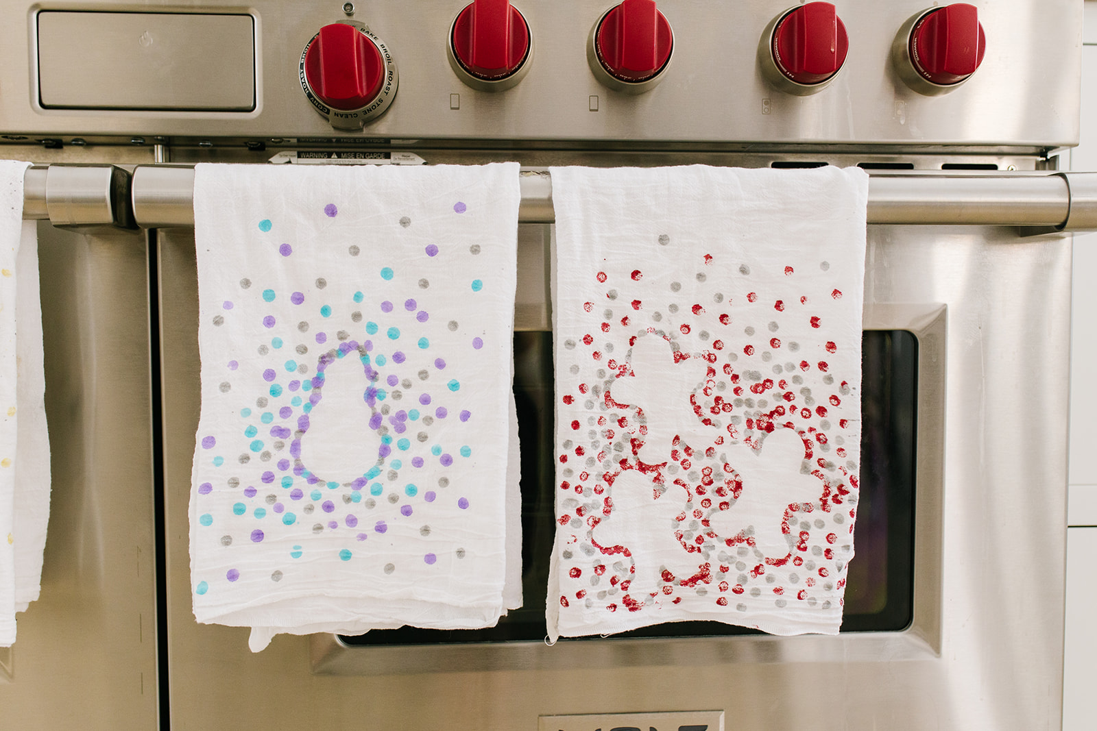 Christmas Kitchen Towel Craft - TGIF - This Grandma is Fun